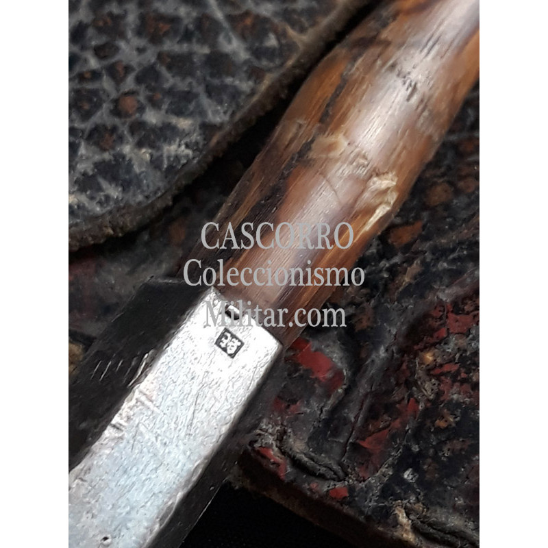 Japanese army razor blade and pipe