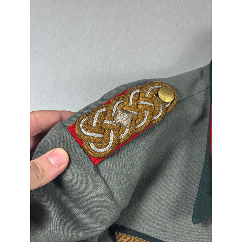 RARE GERMAN GENERALS TUNIC (HITLER ASSASINATION ATTEMPT CONNECTION?)
